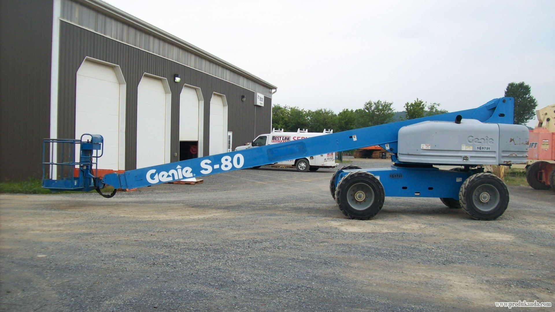 Boom Lift Sky Lift 16-45 Meter Mingguan Bulanan Tahunan Boom LIft ...